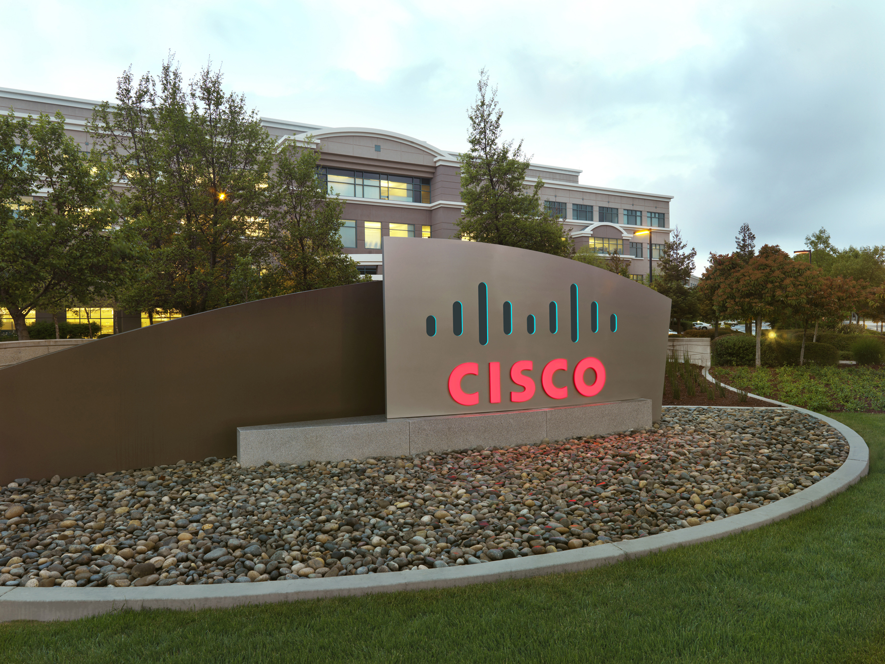 Cisco Returns To Growth And Hurls Cash At Shareholders The Motley Fool Cisco Returns To Growth And Hurls Cash At Shareholders The Motley Fool