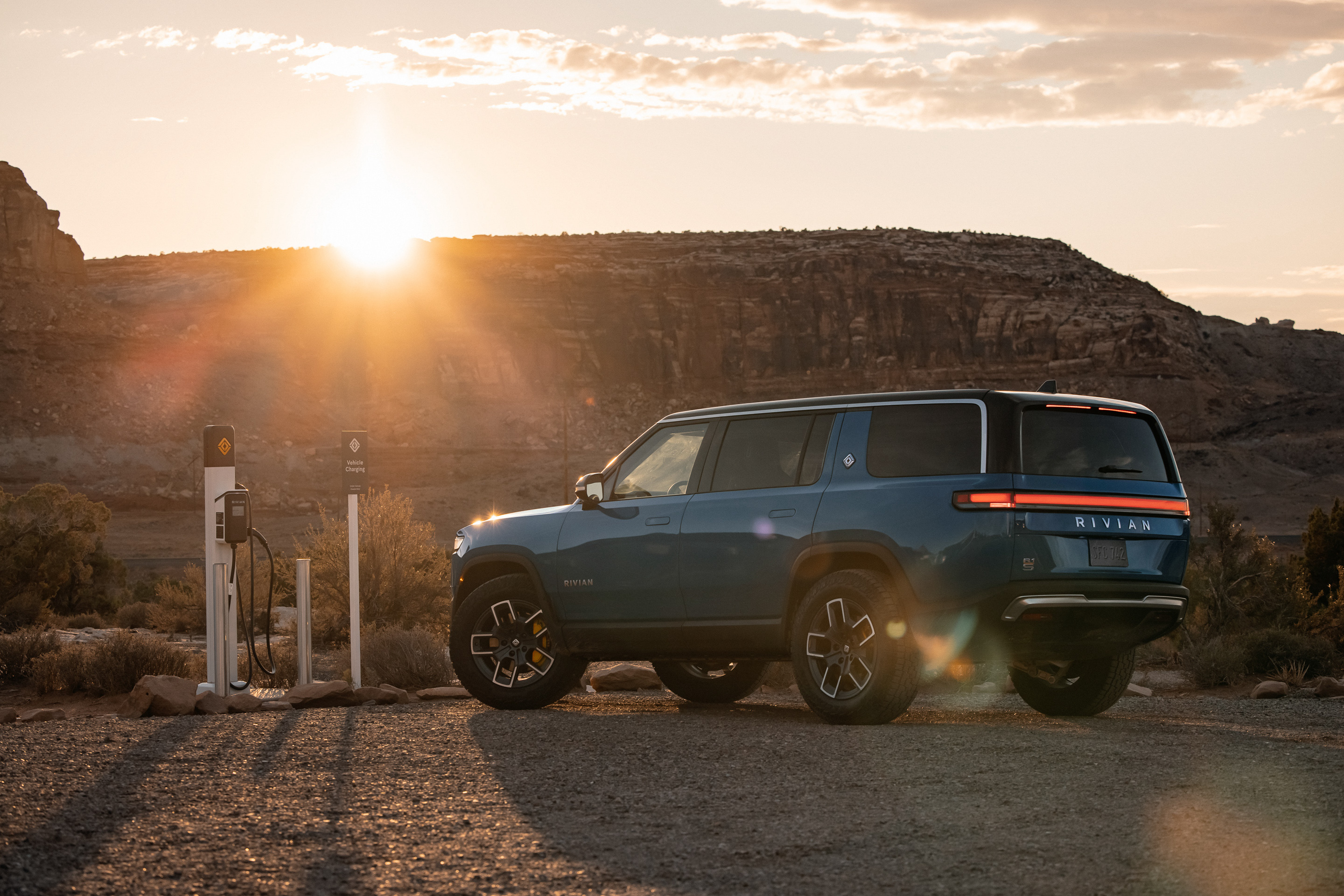 Why Rivian and Lucid Stocks Jumped, but Nio Dropped Today | The Motley Fool Why Rivian and Lucid Stocks Jumped, but Nio Dropped Today | The Motley Fool