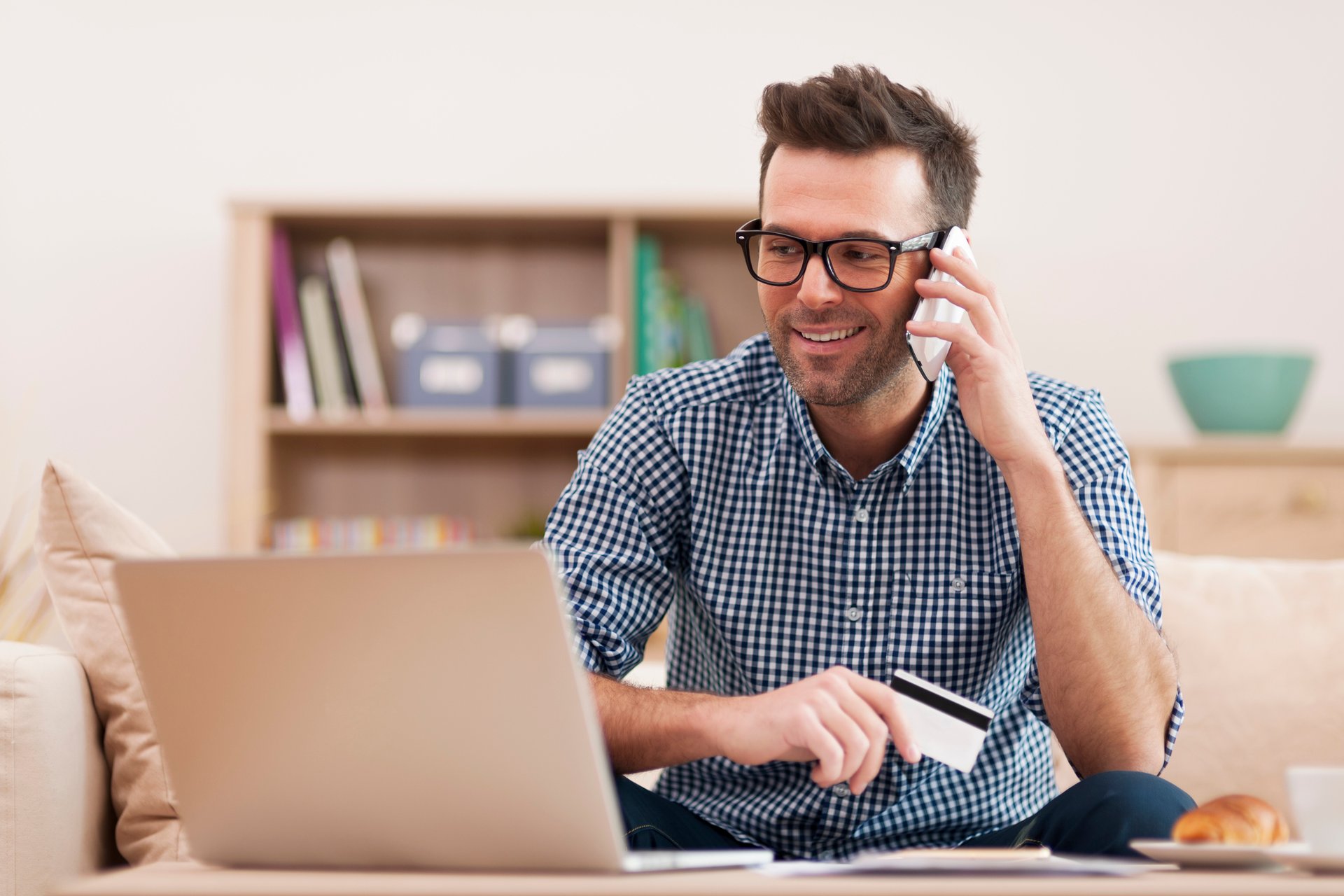 10 Incredible Financial Statistics That Sum Up the Average American ...