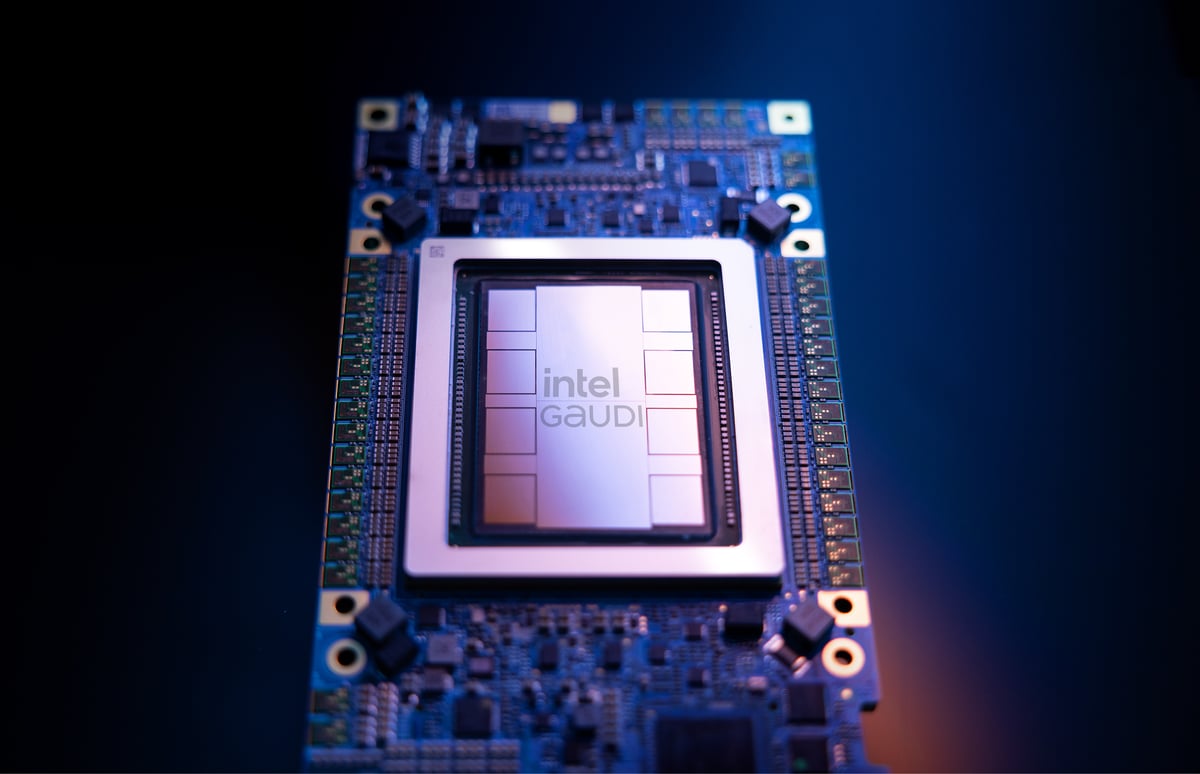 Intel Unveiled Its New Artificial Intelligence Chip -- Can It Compete ...