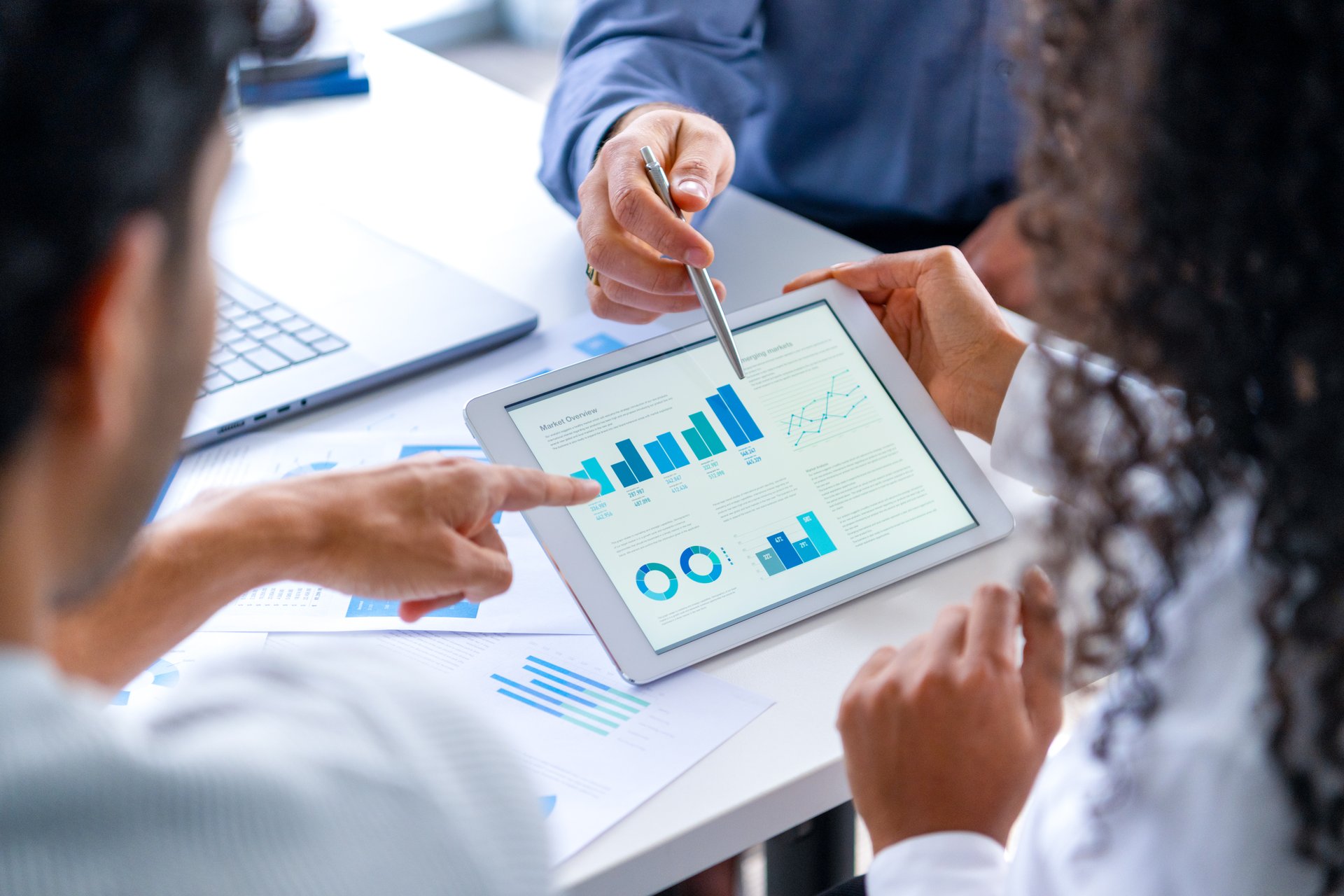 Vanguard vs. iShares: Is VWO or IEMG the Better Emerging Markets ETF? | The Motley Fool